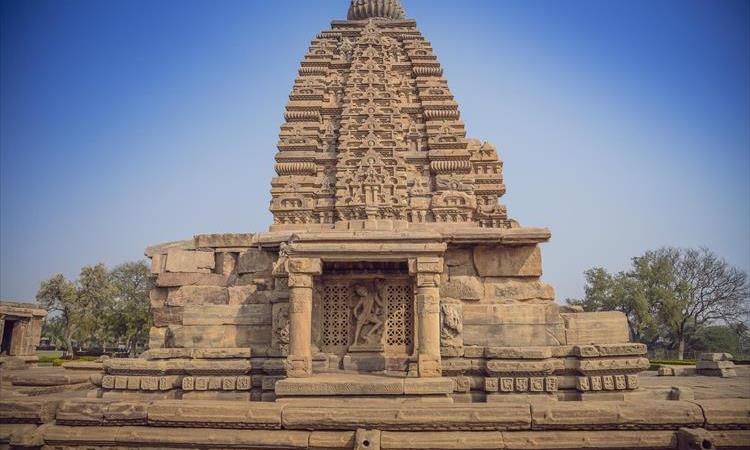 Hubli To Badami, Hampi, Belur, Halebidu, Mysore & Bangalore Tour from A ...
